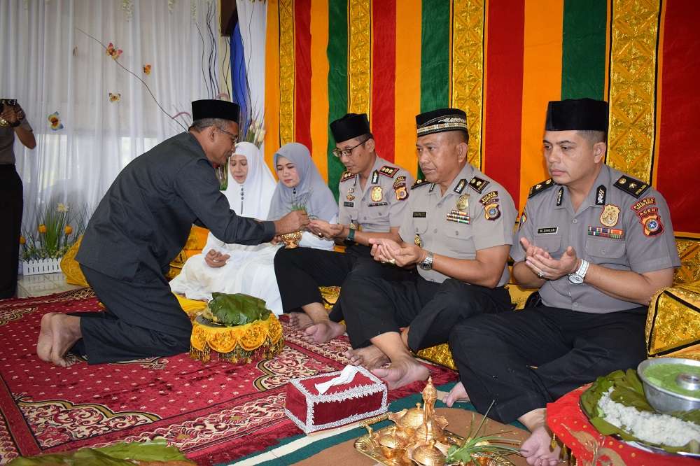 Doa Peusijuek Haji: Meraih Keberkahan Hidup dalam Perjalanan Spiritual ... Doa Peusijuek Haji: Meraih Keberkahan Hidup dalam Perjalanan Spiritual ...